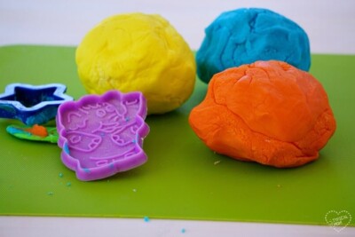 No Cook Edible Playdough (2 Ingredients)