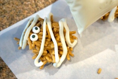 Halloween Haystacks (No Bake)