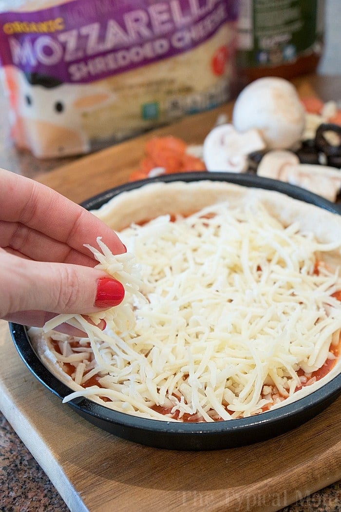 Easy Instant Pot Pizza (Video)