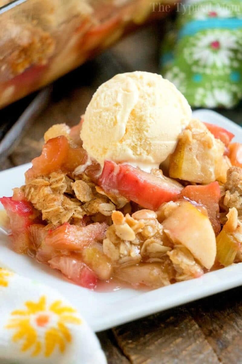 Apple Rhubarb Crisp (Oat Crumble)