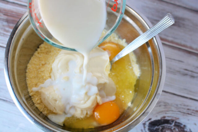 Crockpot Cornbread (with Jiffy Muffin Mix)