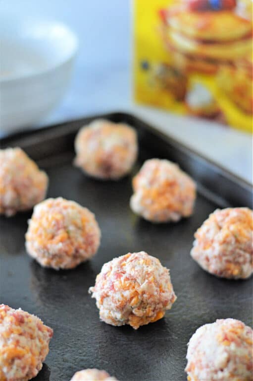 Bisquick Sausage Balls Recipe (4 Ingredients)