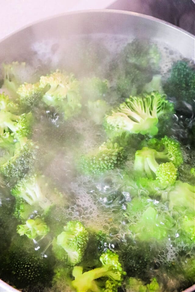 How to Boil Broccoli Al Dente on Stove - Tender Not Mushy