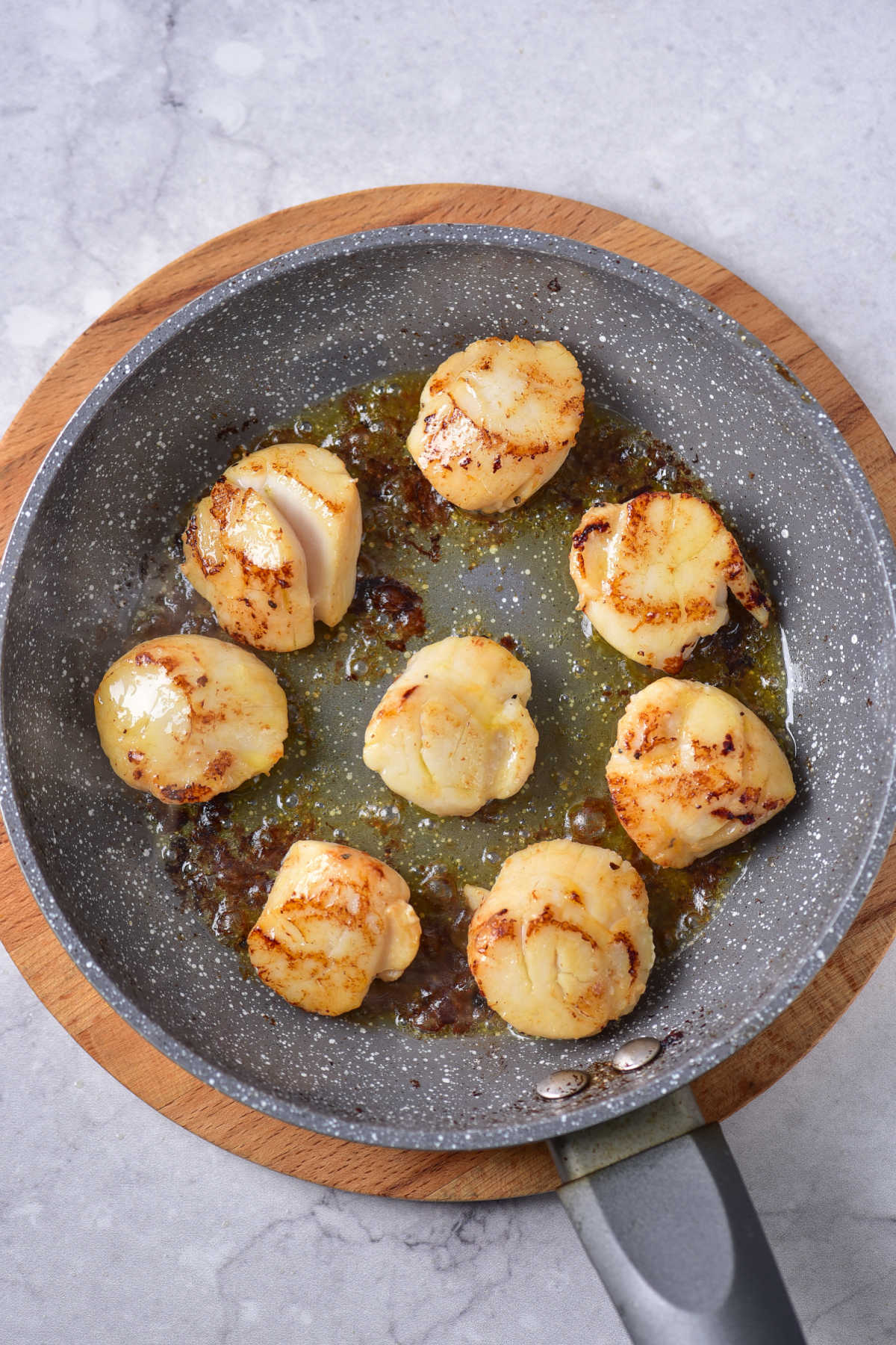 How Long to Cook Scallops Pan Seared, on Stove, Oven, Air Fryer