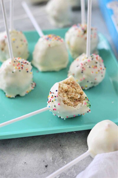 How to Make Cake Pops with Cake Mix and Frosting Recipe