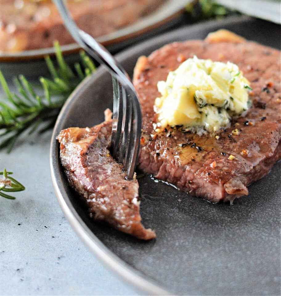 How to Cook Round Steak on the Stove - And Frozen Round Steak
