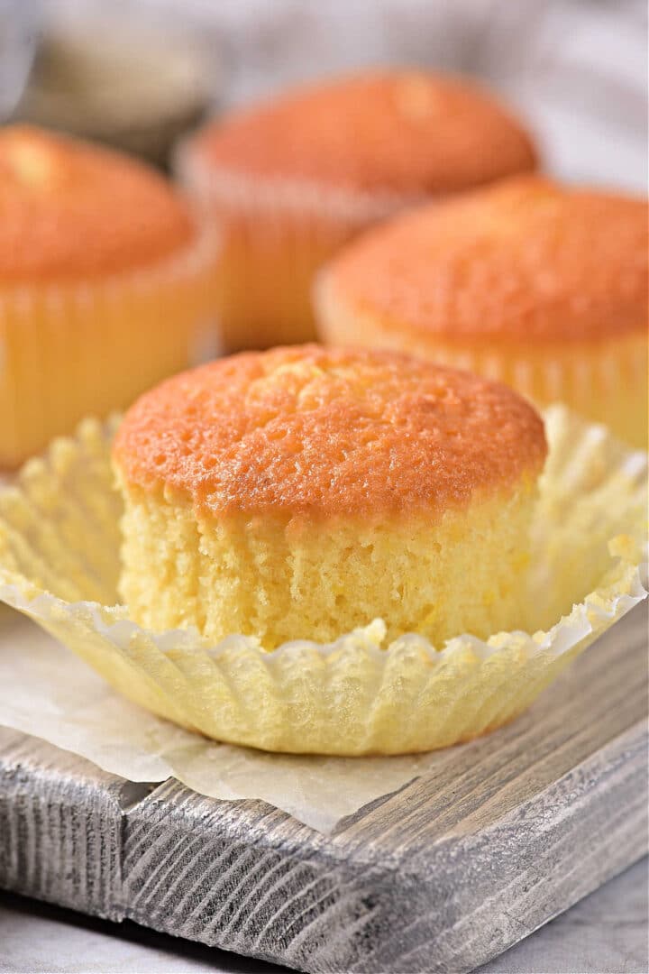 Lemon Muffins (with Lemon Curd)