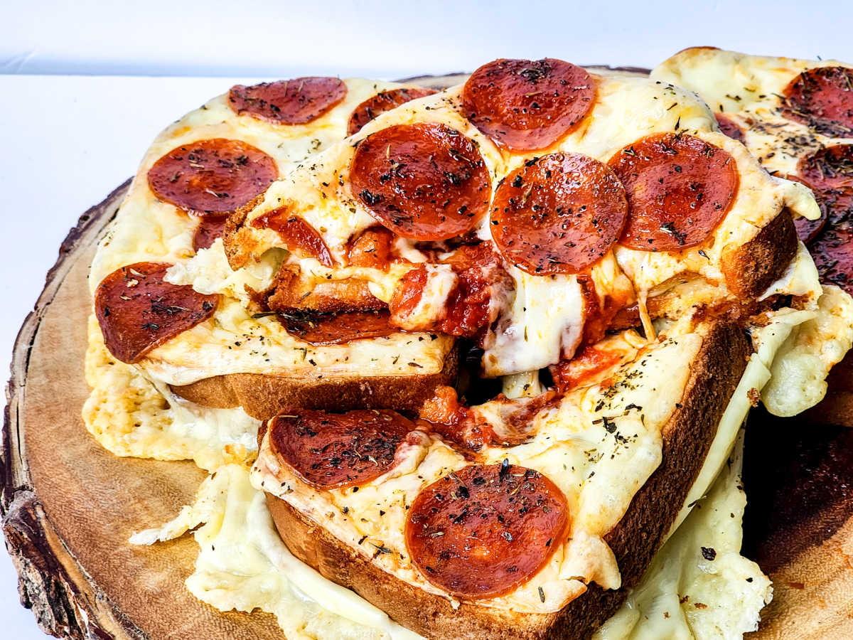 Pizza Toast Recipe (Baked or Air Fryer)