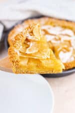 3 Ingredient Bisquick Pie Crust - No Egg Pie Crust - Pancake Mix