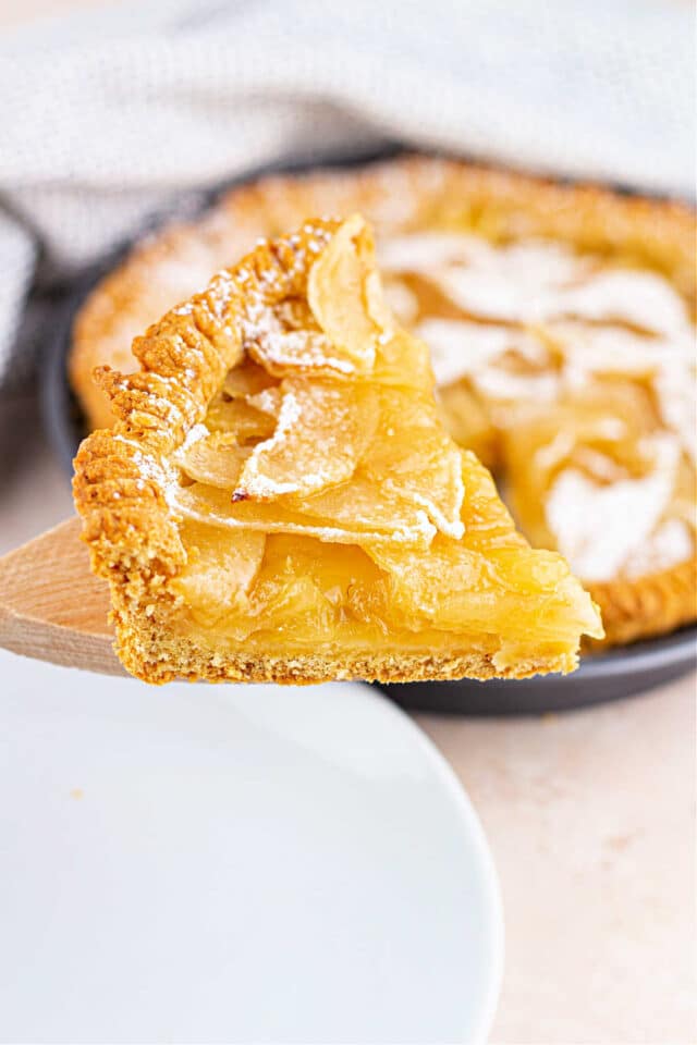 3 Ingredient Bisquick Pie Crust - No Egg Pie Crust - Pancake Mix