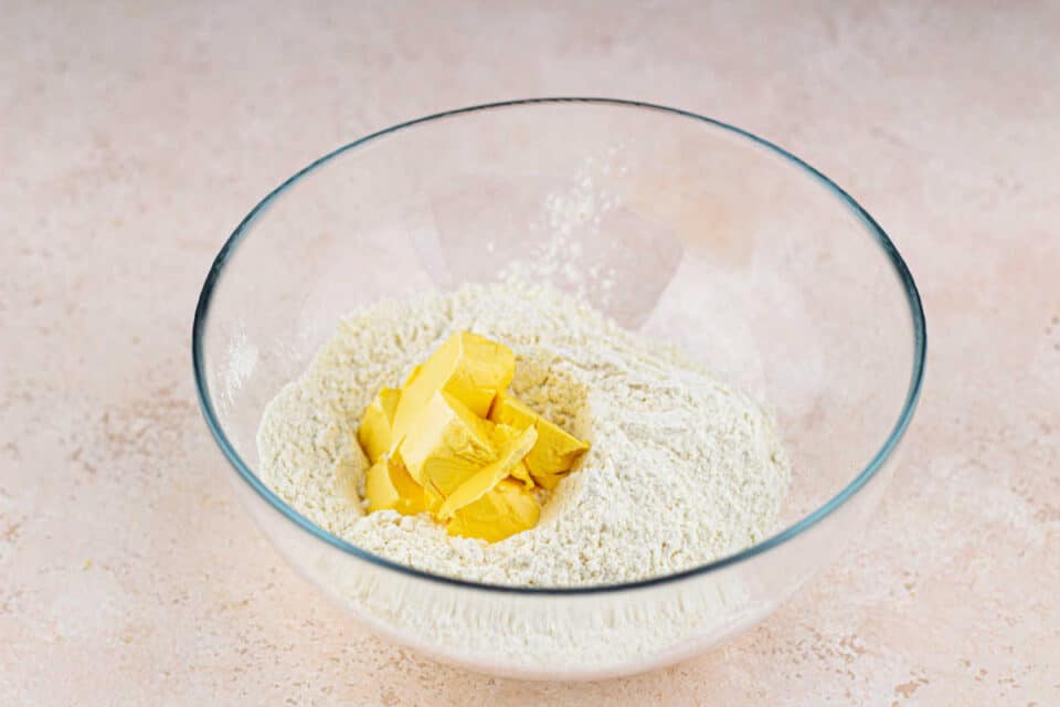 3 Ingredient Bisquick Pie Crust - No Egg Pie Crust - Pancake Mix